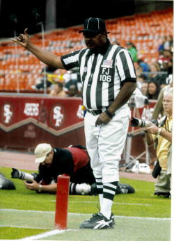 Al Jury presented with Art McNally Award | Football Zebras