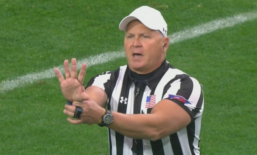 College football referee Mike Defee takes position in NFL front office ...